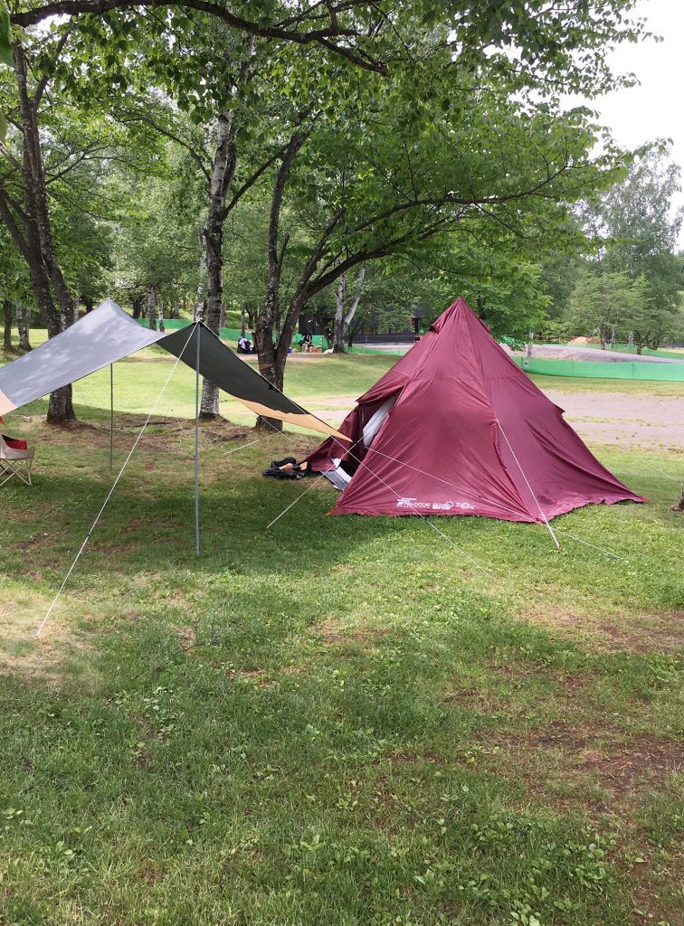 お手頃価格でおしゃれ！FIELDOORの「ワンポールテント400」 | テント 【BE-PAL】キャンプ、アウトドア、自然派生活の情報源ビーパル