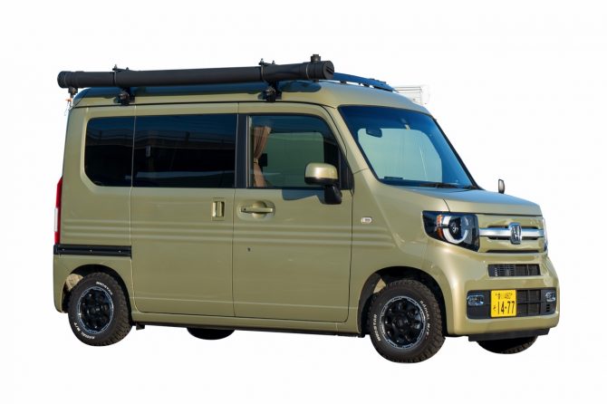 ホンダ N-VANの車中泊が快適になる！「イージー・コンフォート・ベッドキット」をご紹介 | キャンピングカー・車中泊 【BE-PAL】キャンプ、アウトドア、自然派生活の情報源ビーパル