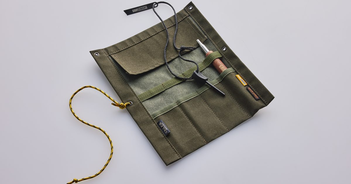 BE-PAL5月号付録の火吹き棒とファイヤースターターがぴったり！難燃素材の巻物型ケース | アウトドア雑貨・小物 【BE-PAL】キャンプ、アウトドア、自然派生活の情報源ビーパル