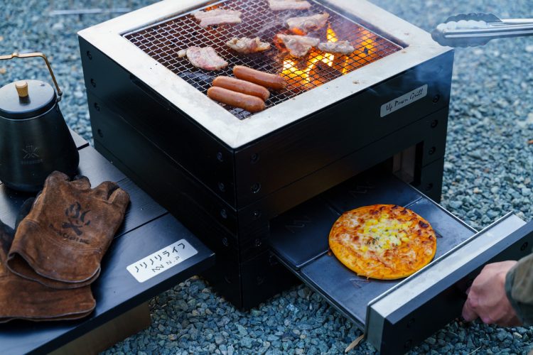 1台でピザを焼きながら同時にBBQも！ 家でも便利なマルチキッチンはいかが？ | BBQグリル・炭火コンロ 【BE-PAL】キャンプ、アウトドア、自然派生活の情報源ビーパル