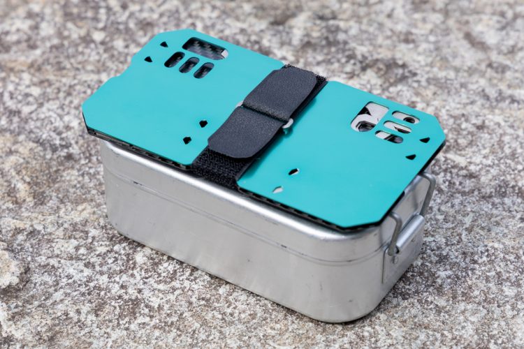 重量わずか89g!? 収納も超コンパクトな「タイニー・テーブル」が秀逸すぎた | テーブル 【BE-PAL】キャンプ、アウトドア、自然派生活の情報源ビーパル