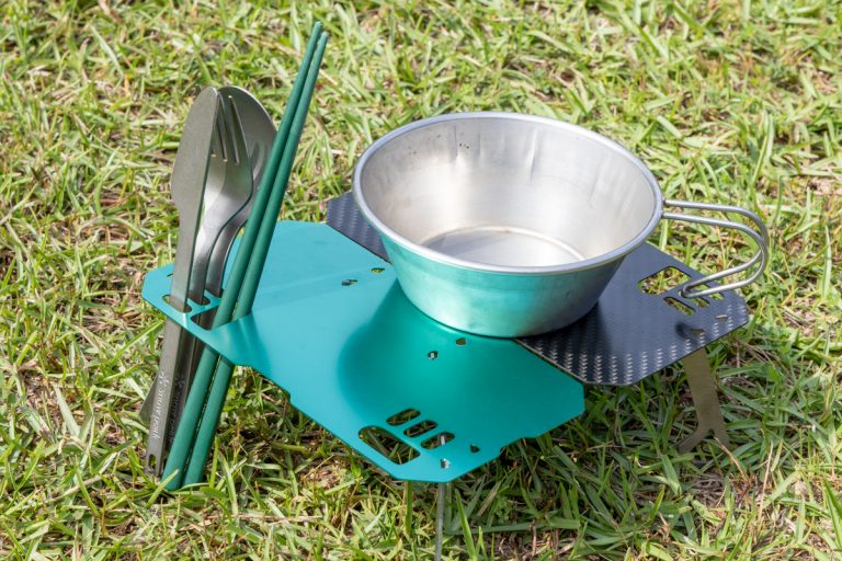 重量わずか89g!? 収納も超コンパクトな「タイニー・テーブル」が秀逸すぎた | テーブル 【BE-PAL】キャンプ、アウトドア、自然派生活の情報源ビーパル