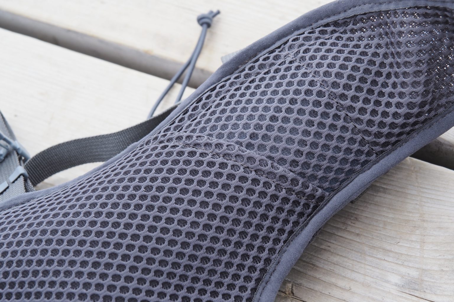 パーゴワークス「ラッシュ 11R」は長く使い続けられるバックパックだ！ | トレイルランニング 【BE-PAL】キャンプ、アウトドア、自然派生活の情報源ビーパル