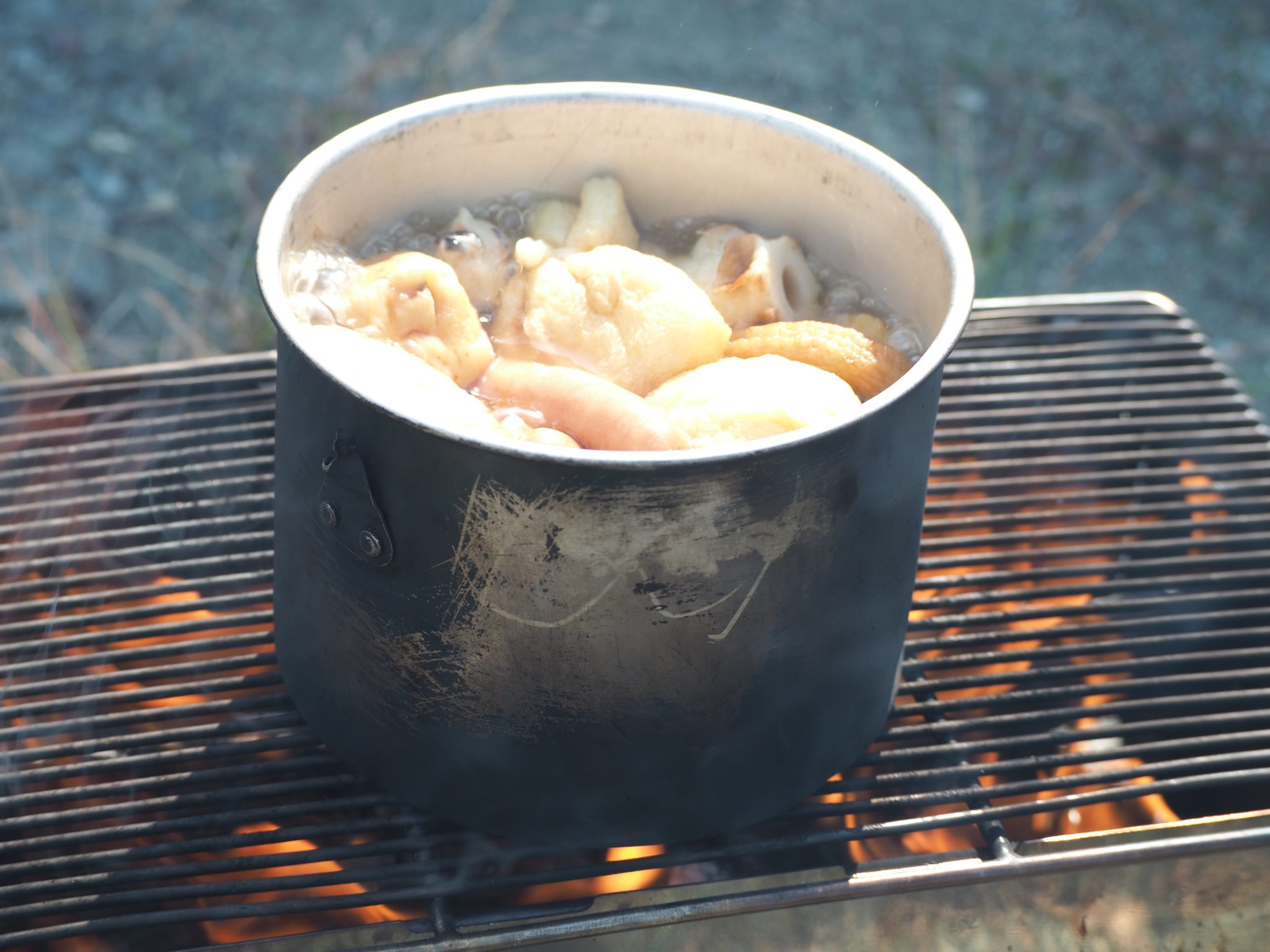 バーベキューに必要なもの一覧！必須のものからあったら便利なものまで紹介 | アウトドアの知識 【BE-PAL】キャンプ、アウトドア、自然派生活の情報源ビーパル