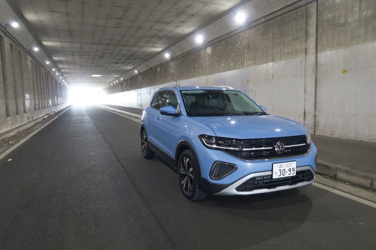 フォルクスワーゲンの新型「T-Cross」を徹底リポート！ロングツーリングに最適なコンパクトSUVだ | 試乗記 【BE-PAL】キャンプ、アウトドア、自然派生活の情報源ビーパル