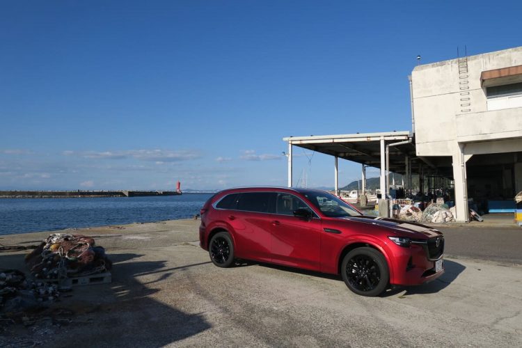 マツダの7人乗りSUV「CX-80」に試乗！価格や内装、燃費は？辛口評価も | 試乗記 【BE-PAL】キャンプ、アウトドア、自然派生活の情報源ビーパル