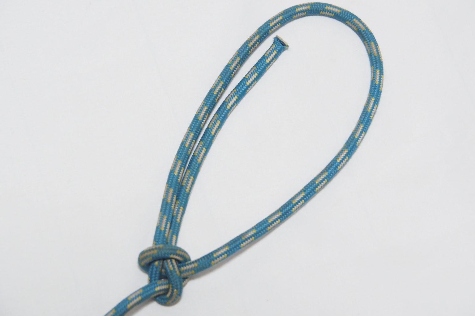 紐ががっちりとほどけない結び方を覚えよう！紐2本で結ぶのがポイント | アウトドアの知識 【BE-PAL】キャンプ、アウトドア、自然派生活の ...