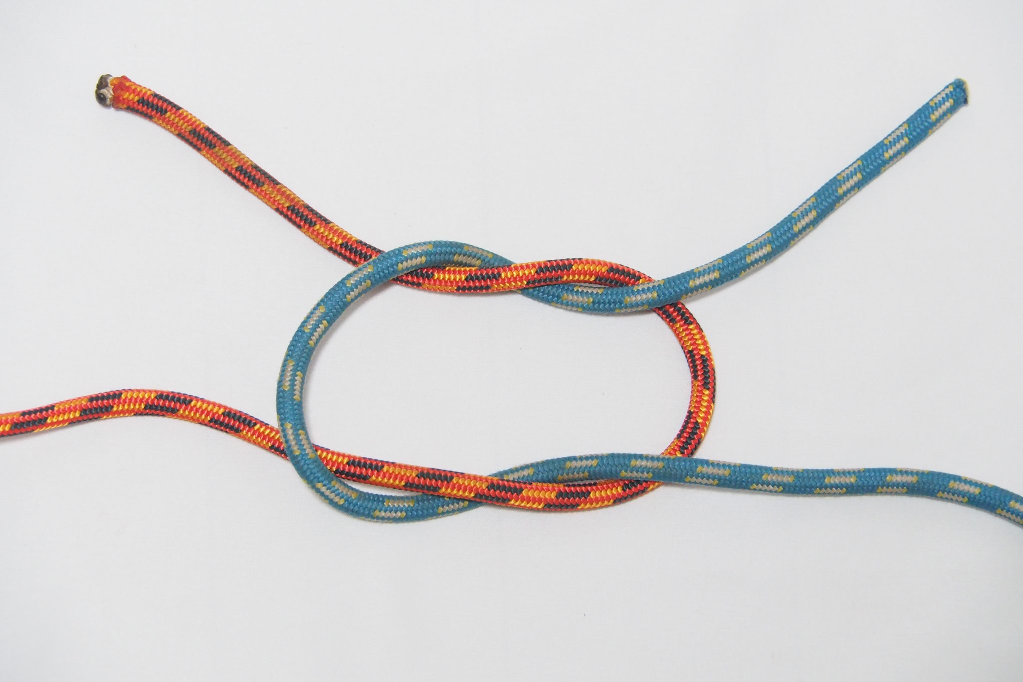 紐ががっちりとほどけない結び方を覚えよう！紐2本で結ぶのがポイント | アウトドアの知識 【BE-PAL】キャンプ、アウトドア、自然派生活の ...