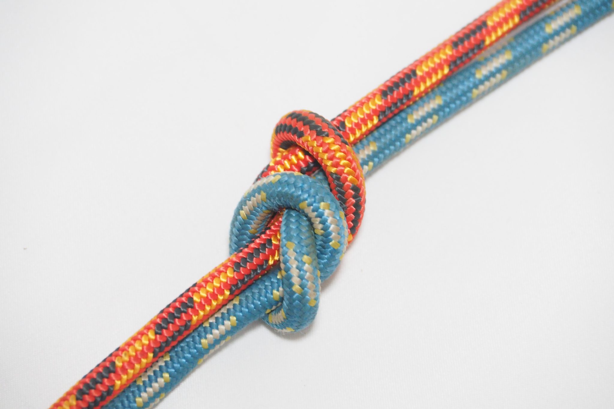 紐ががっちりとほどけない結び方を覚えよう！紐2本で結ぶのがポイント | アウトドアの知識 【BE-PAL】キャンプ、アウトドア、自然派生活の ...